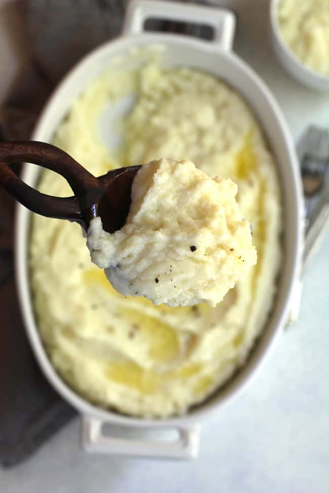 Creamy Garlic Mashed Potatoes - SueBee Homemaker