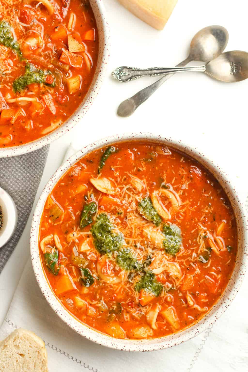Italian Minestrone Soup with Pesto Sauce - SueBee Homemaker