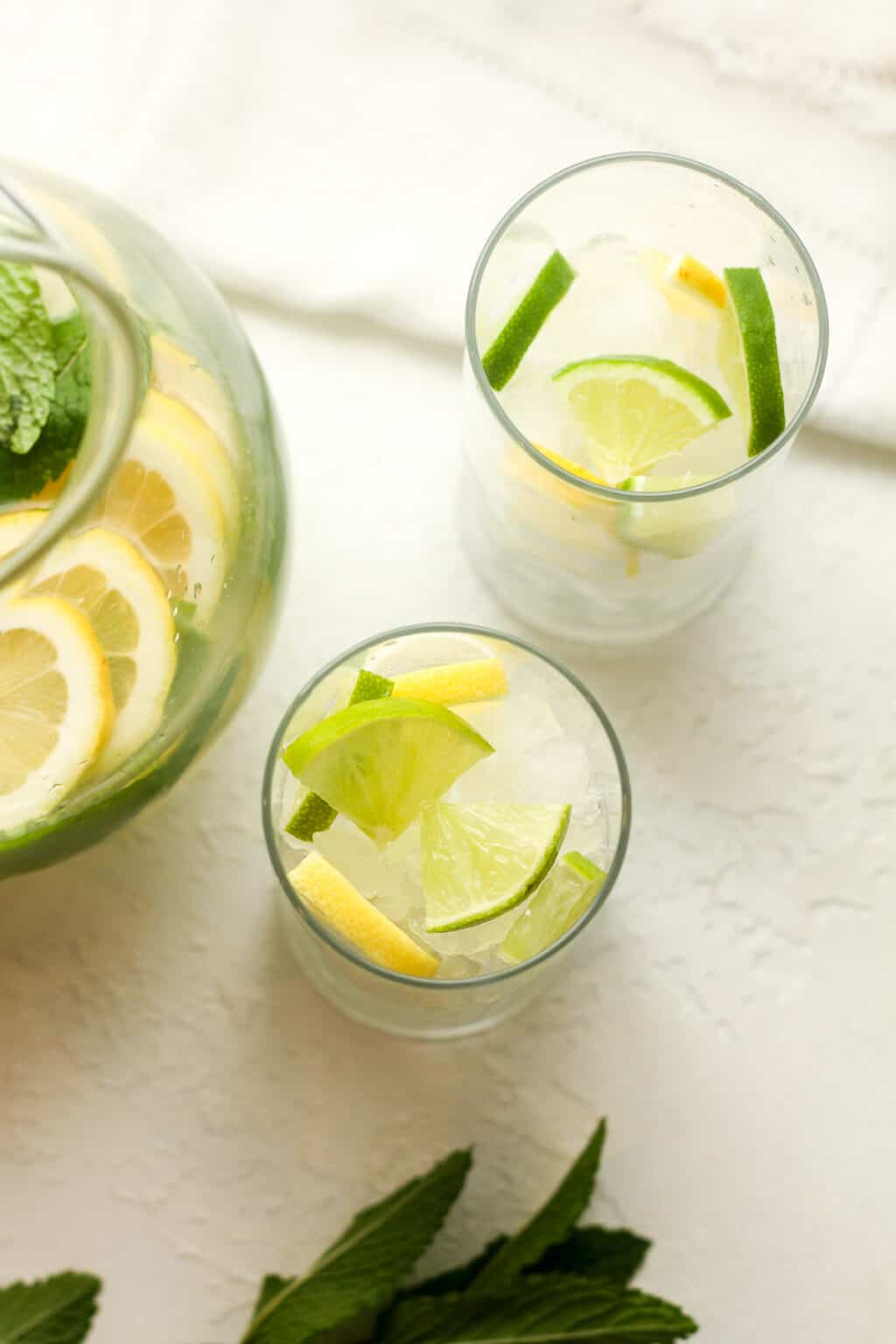 Refreshing Lemon Mojitos - SueBee Homemaker