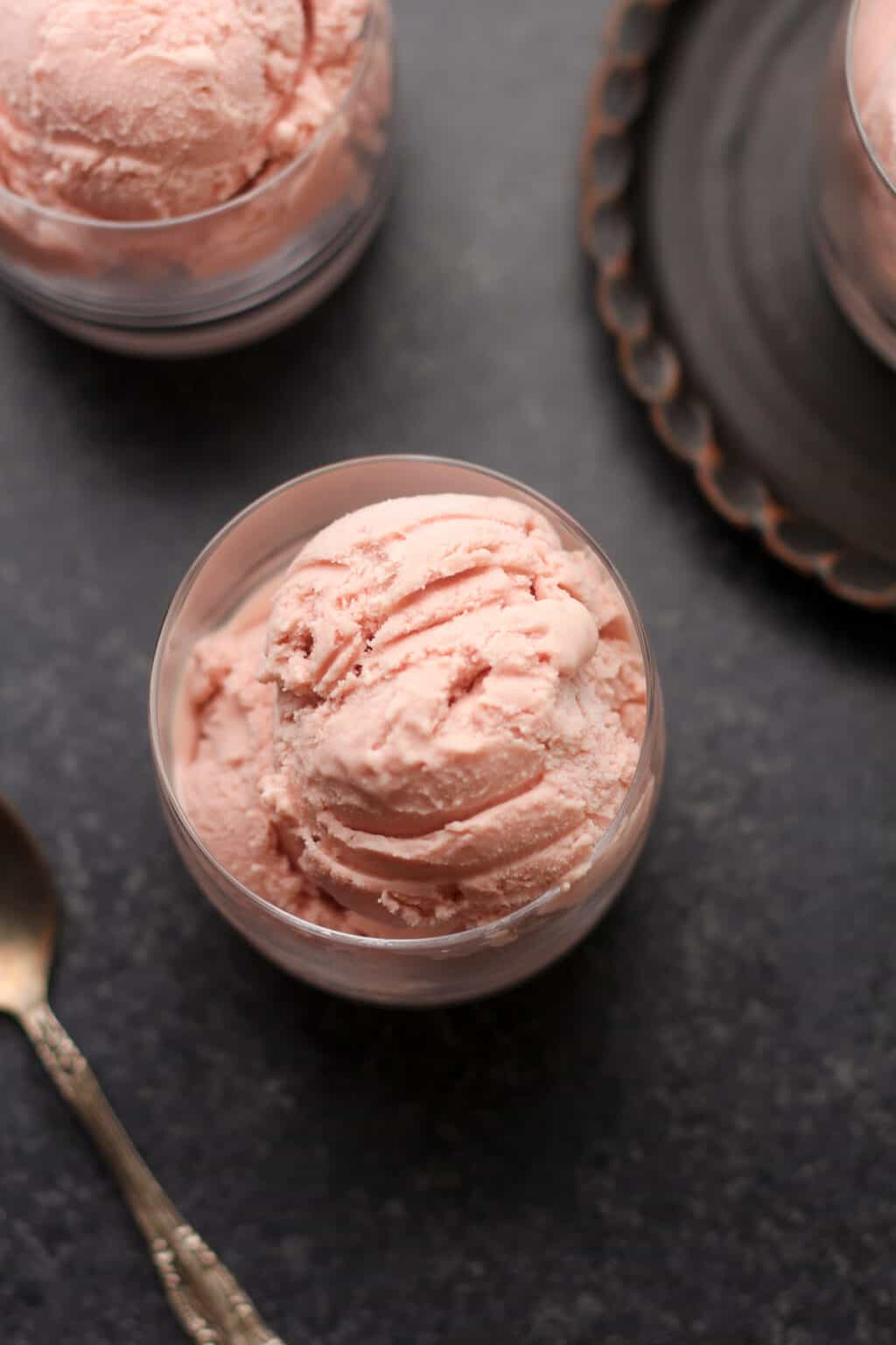 Fresh Raspberry Ice Cream - SueBee Homemaker
