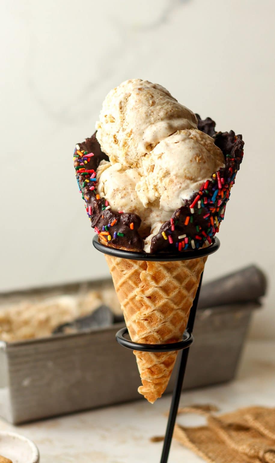 Cinnamon Ice Cream with Graham Crackers - SueBee Homemaker